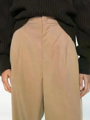 WHITE SAND Pleated Wide-leg Trousers