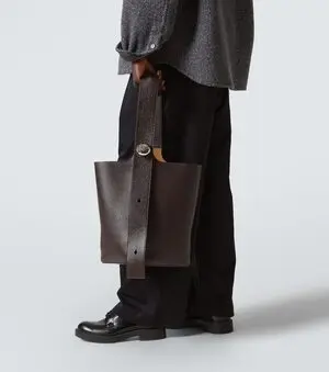 Loewe Pebble Large Leather Bucket Bag - Brown
