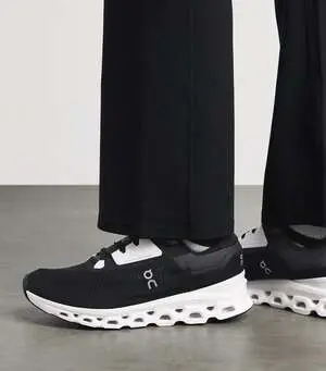On Cloudstratus 3 Trainers