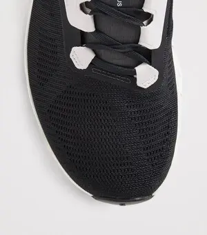 On Cloudstratus 3 Trainers