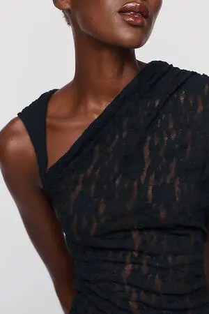 ESTHE Asymmetrical Lace Top