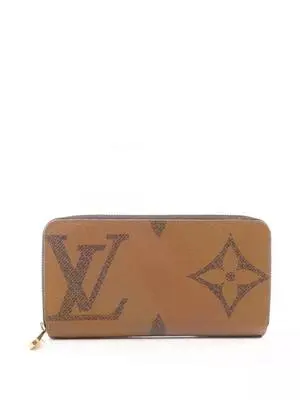 LOUIS VUITTON 2021s Zippy Monogram Giant Reverse Wallet - Brown