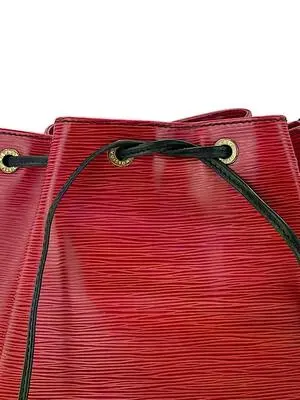 LOUIS VUITTON Epi Noé Shoulder Bag