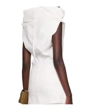 Issey Miyake Sleeveless Top