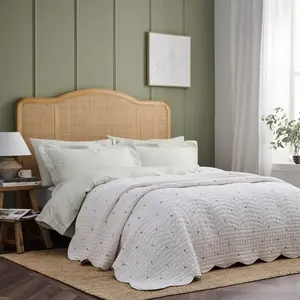 CHRISTY Vintage Posy Quilted Coverlet
