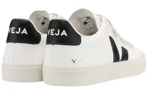 VEJA Recife Low-top Sneakers - White/black