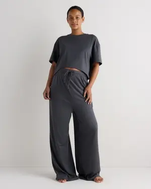 Quince Smooth Stretch Maternity Cropped T-shirt - Dark Coal