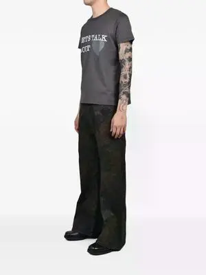 CEDARWOOD Slogan-print Fitted T-shirt