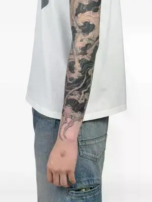 CEDARWOOD Slogan-print Fitted T-shirt