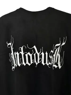 INTODUSK Blackletter Logo-print Cut-off T-shirt