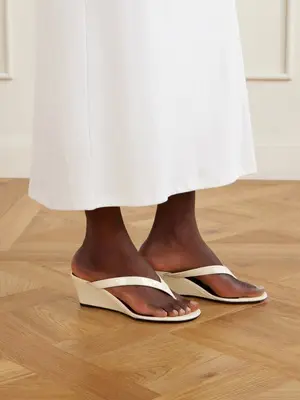 NEOUS Glossy Wedge Slide Sandals