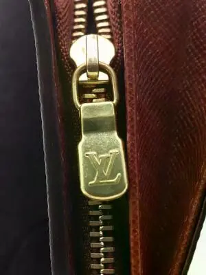 LOUIS VUITTON 2001 Monogram Bi-fold Wallet