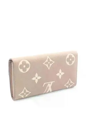 LOUIS VUITTON Sarah Monogram Dove Embrace Wallet - Neutrals
