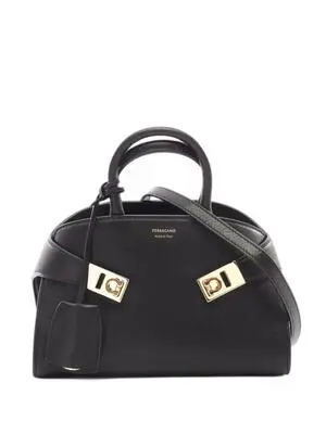 FERRAGAMO Hug Leather Shoulder Bag - Black