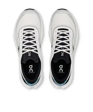 On Cloudvista 3 Sneakers