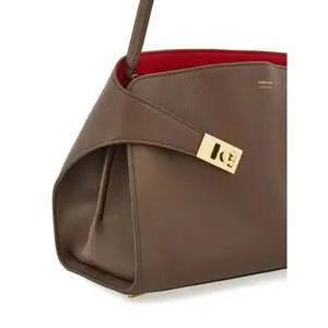 FERRAGAMO Hug Soft Shoulder Bag - Cream