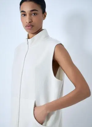 RIER Sleeveless Zip Vest