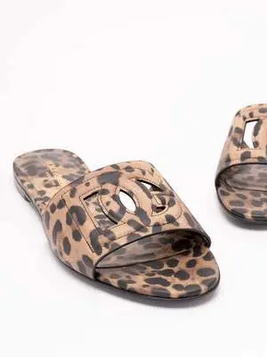 Dolce & Gabbana Sliders With `dg` Logo