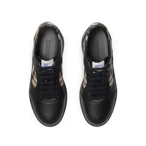 Burberry Low-top Sneakers - Black