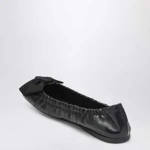 Prada Patent Leather Ballet Flats With Bow - Black