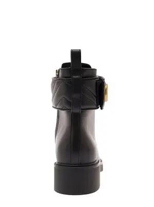 Gucci Black Ankle Boot With Double 'g' And Textured Hardware In Leather - Multicolor