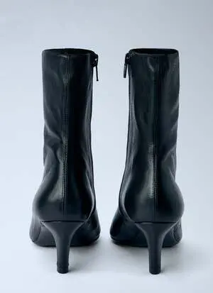 JUDE Cave Ankle Boots