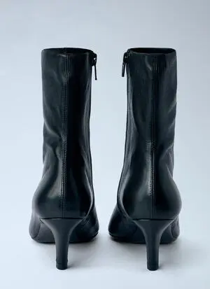JUDE Cave Ankle Boots - Black