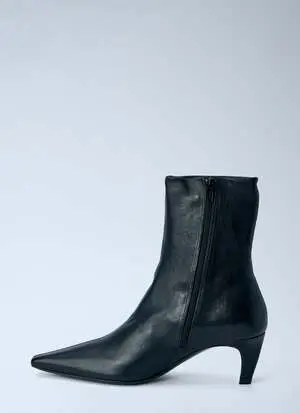 JUDE Cave Ankle Boots
