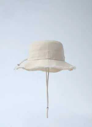 Jacquemus Le Bob Artichaut Bucket Hat - White