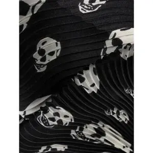Alexander McQueen Scarves - Black