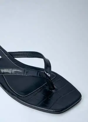 TOTEME Leather Flip Flops
