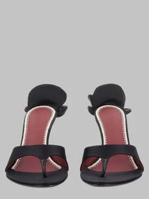 Magda Butrym Sandalo Infradito In Raso Con Fiore - Black