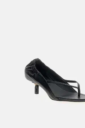 Jacquemus Nu-pieds B Thong Sandals