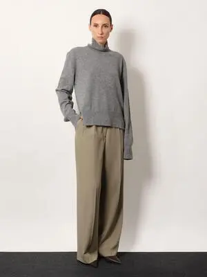 TOTEME Cashmere Turtleneck Sweater