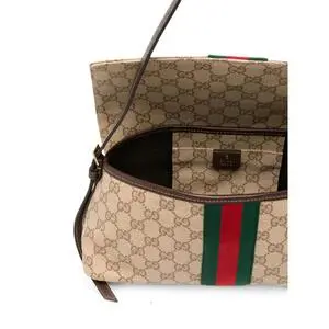 Gucci Neutrals Shoulder Bags