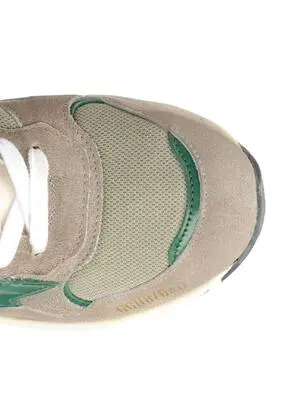 GOLDEN GOOSE Dad Star Sneaker