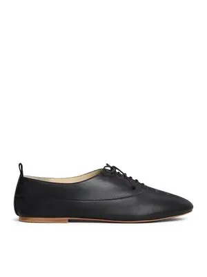 Celine Lise With Perforated Detail Triomphe Richelieu In Leather - Black