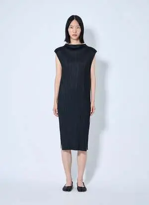 Issey Miyake Swing Solid Tunic Dress - Black