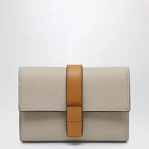 Loewe Loewe Small Vertical Wallet In Light Oat / Honey Grained Leather Women Cream