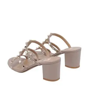 Valentino Garavani Rockstud Pump Sandals - Cream