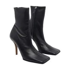 Alaïa Leather Soft Squared Pump Boots