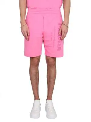 Alexander McQueen Bermuda Shorts With Graffiti Logo Print - Pink