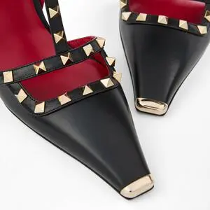 Valentino Garavani Patentleather Pointedtoe Highheels