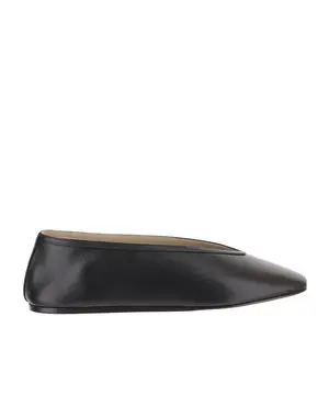 Le Monde Beryl Tapered Toe Leather Flat Shoes