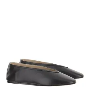 Le Monde Beryl Tapered Toe Leather Flat Shoes