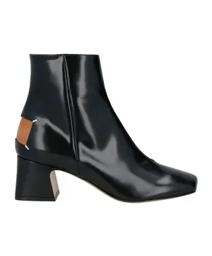MAISON MARGIELA Square-toe Ankle Boots In Smooth Leather