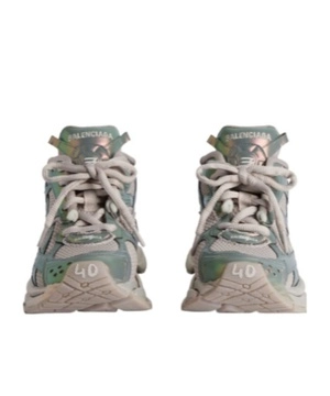 Balenciaga Runner Iridescent Sneaker - Beige/pink