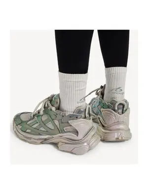 Balenciaga Runner Iridescent Sneaker - Beige/pink
