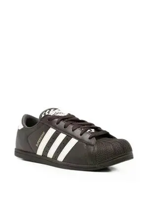 Adidas Superstar Sneakers