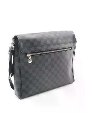 LOUIS VUITTON 2017 Mm District Damier Graphite Shoulder Bag
